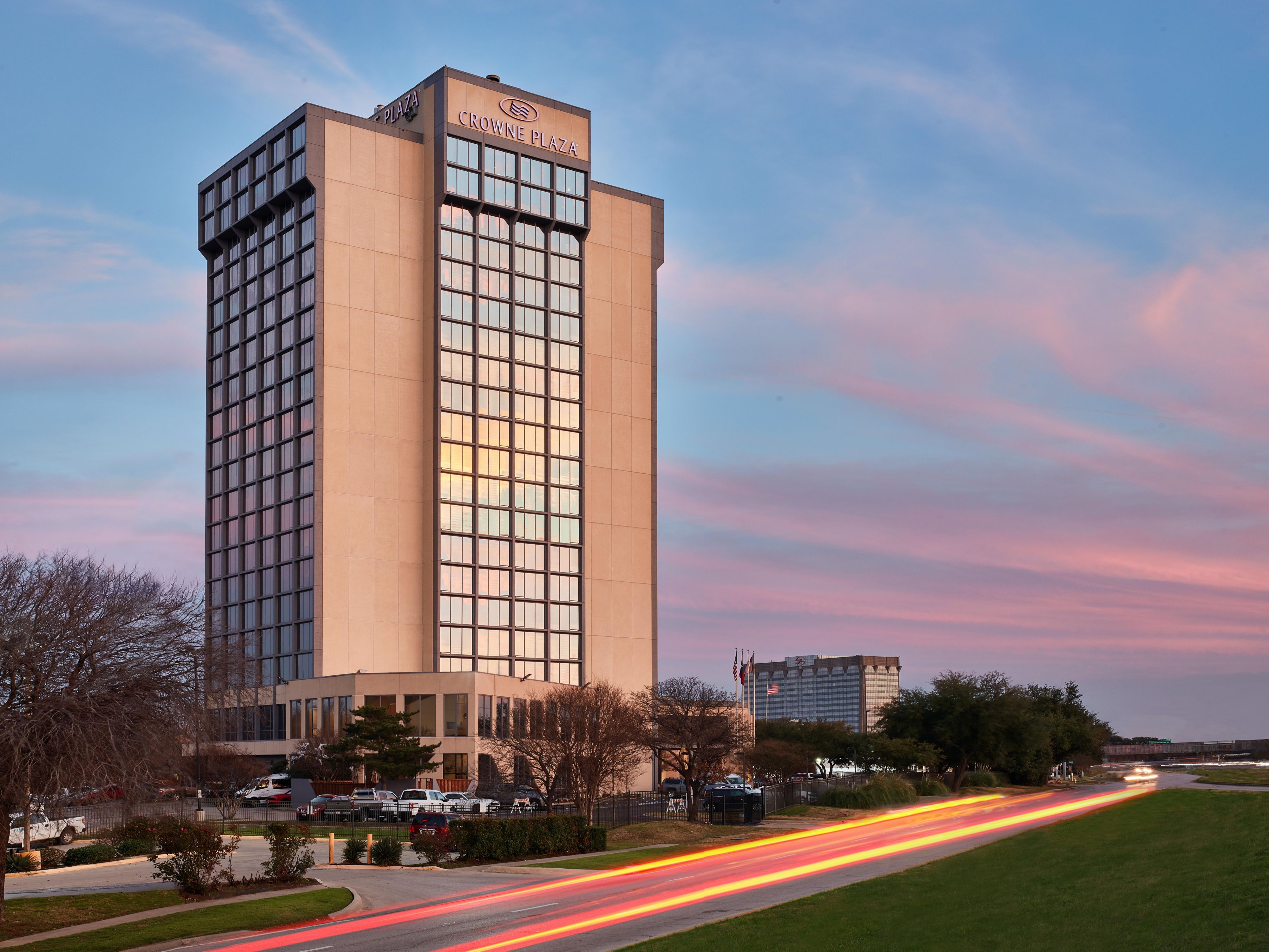 Crowne Plaza Dallas Market Ctr - Love Field