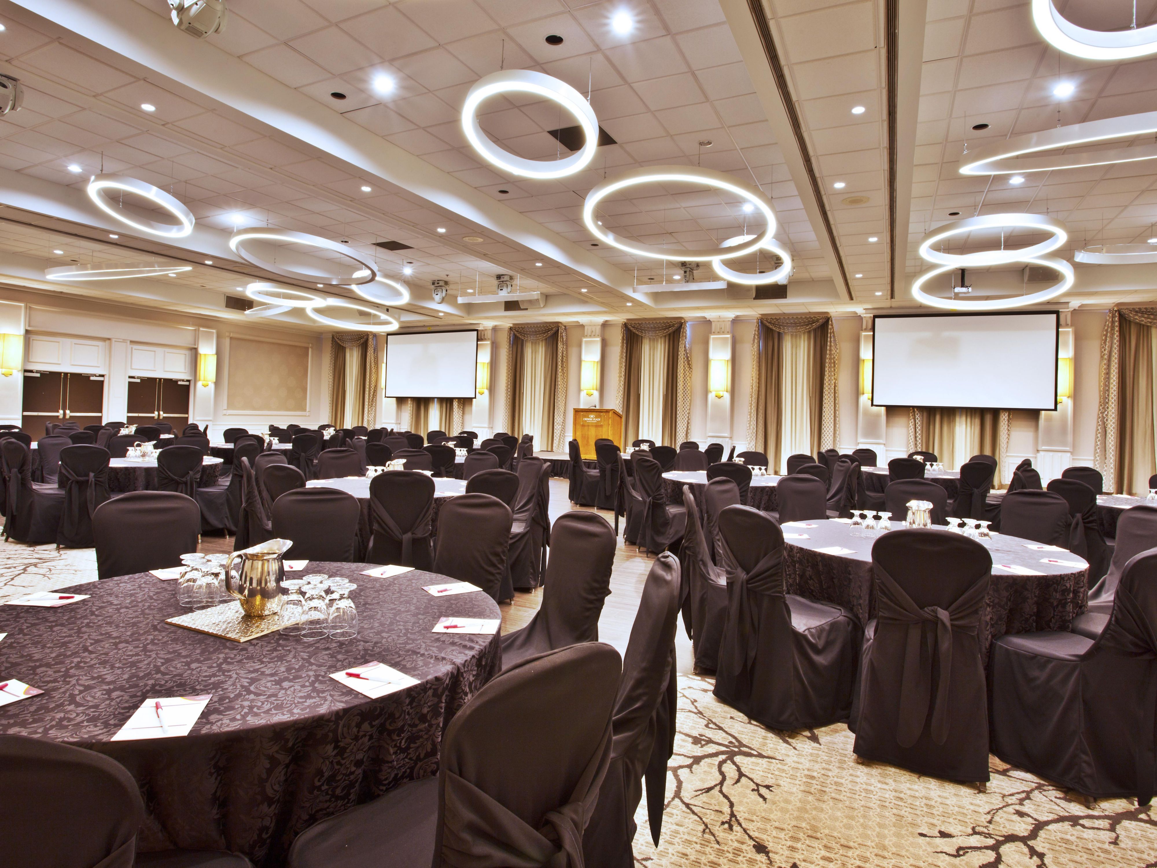 Hotel in Kitchener, Ontario | Crowne Plaza Kitchener-Waterloo