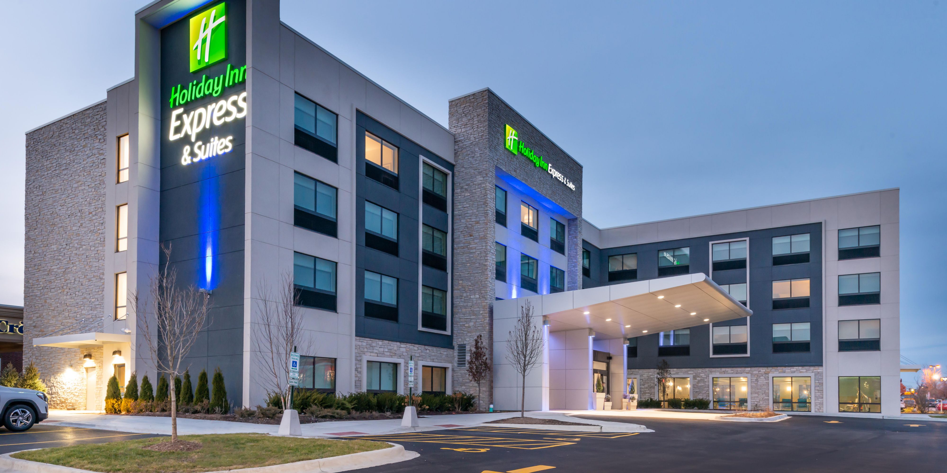 Holiday Inn Express & Suites Romeoville - Joliet North Hotel by IHG