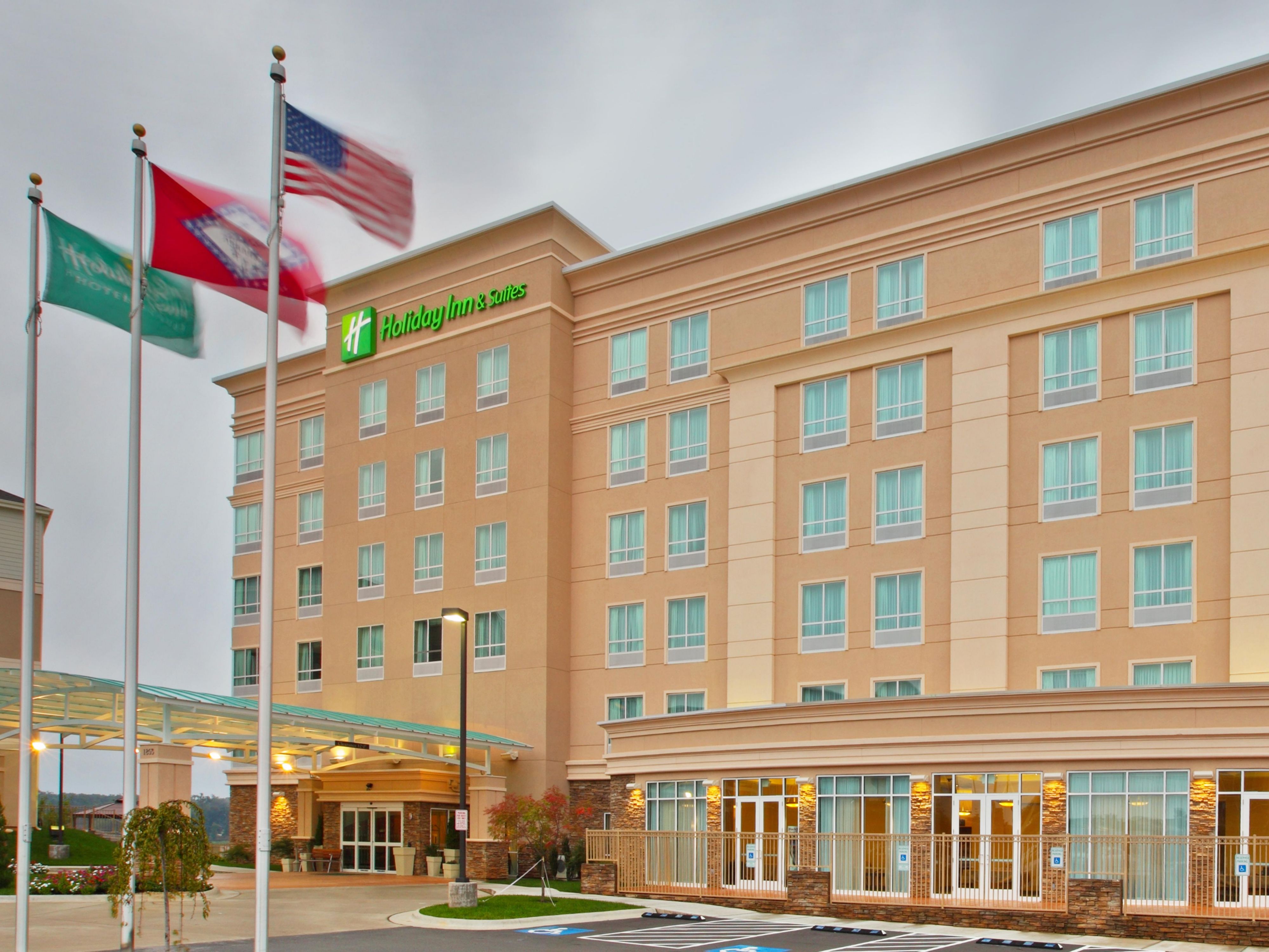 Hotels in Rogers, AR near Bentonville | Holiday Inn & Suites ...