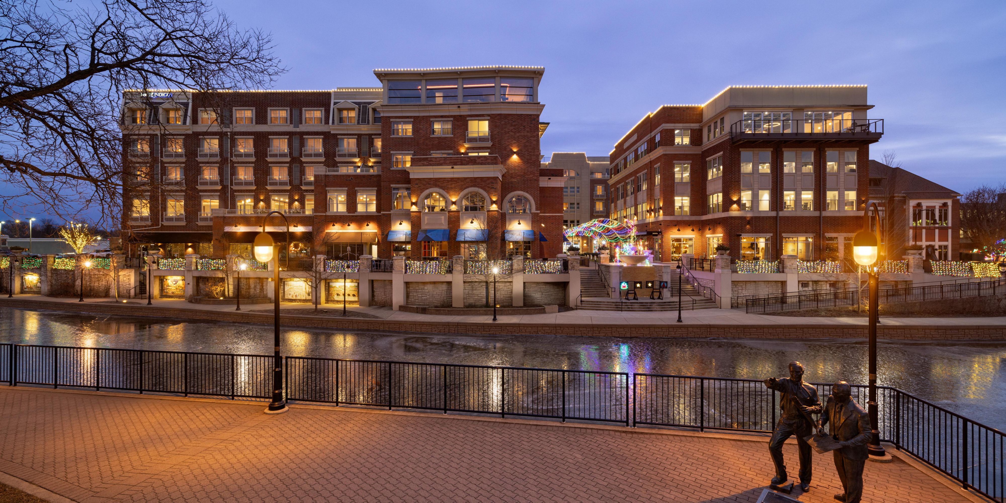Naperville Hotels | Hotel Indigo Naperville Riverwalk